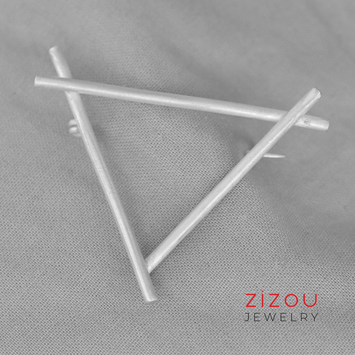 Triangle broš – ZiZouNakit